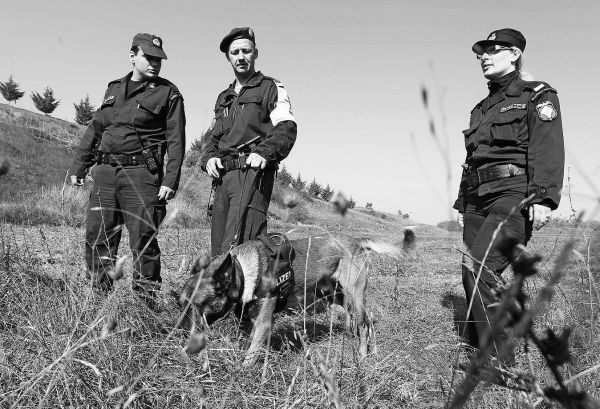 Συνοριοφύλακες χωρίς τατουάζ | ΕΣΤΙΑ ΗΜΕΡΗΣΙΑ ΕΦΗΜΕΡΙΣ